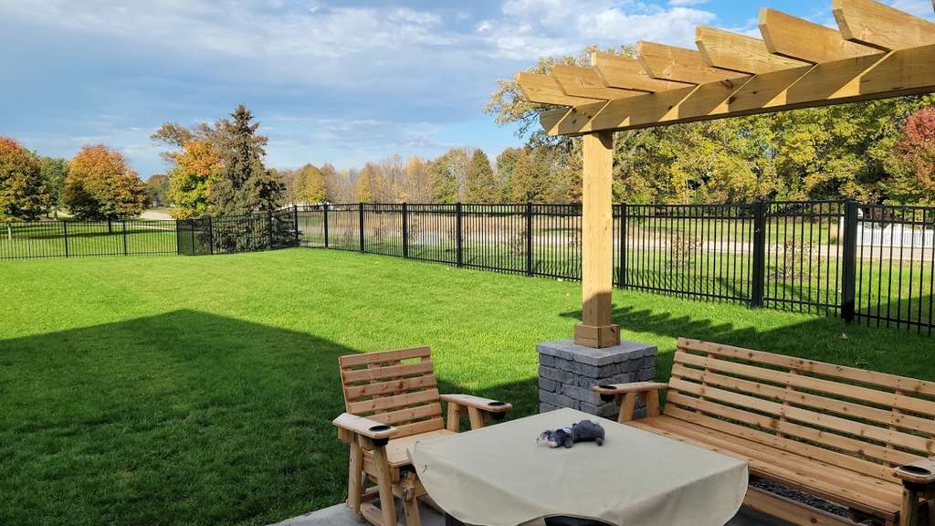 Heiar Custom Fence